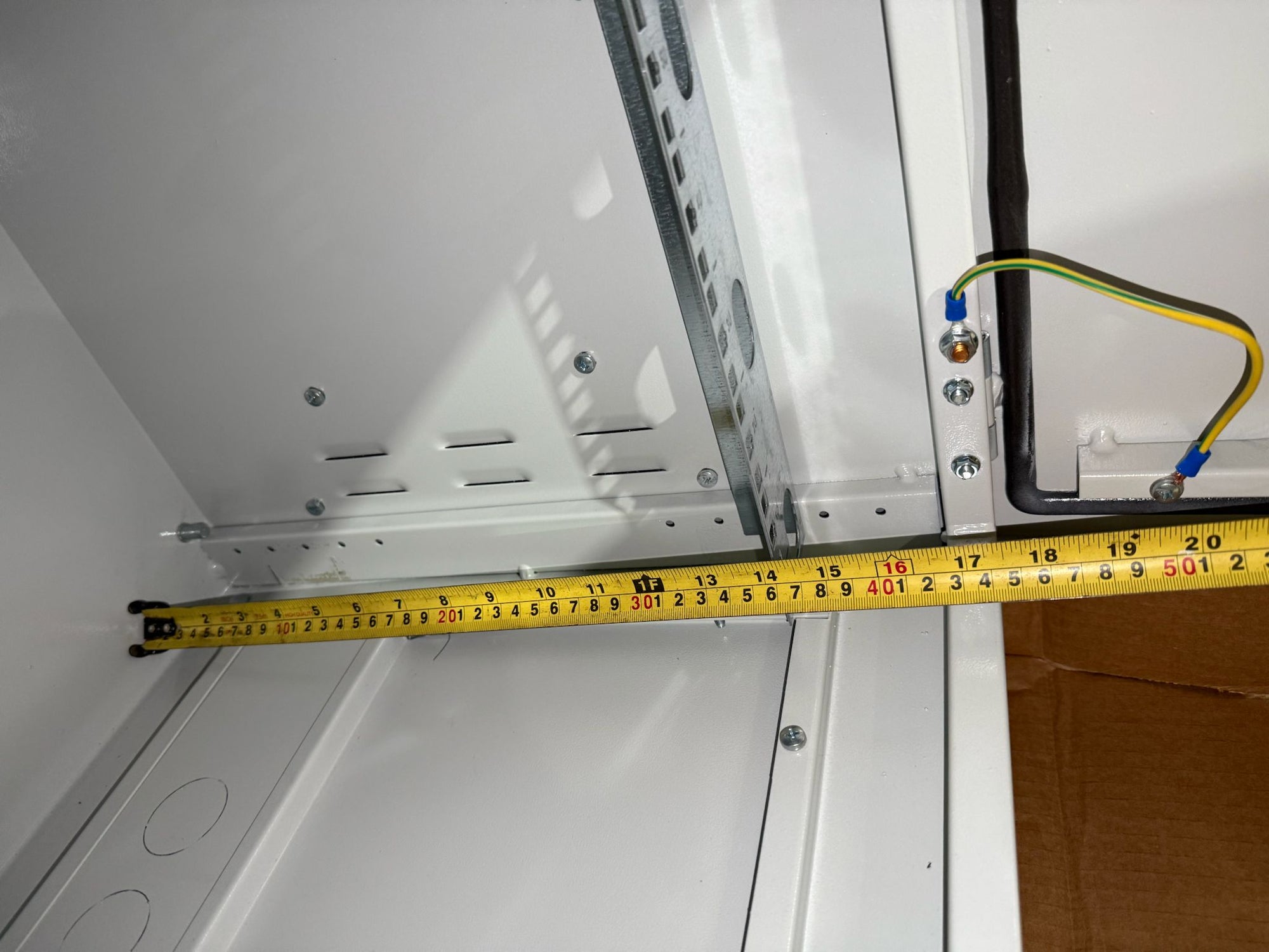 7U Outdoor Network Cabinet Enclosure – IP66 Rated Weatherproof for Tel